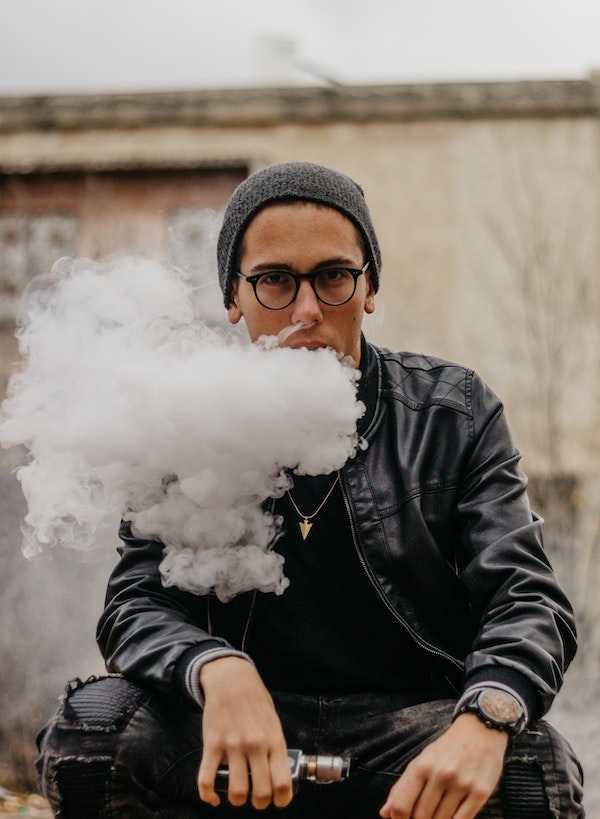 What you need to know about vaping and e-cigarettes | Catching Health ...
